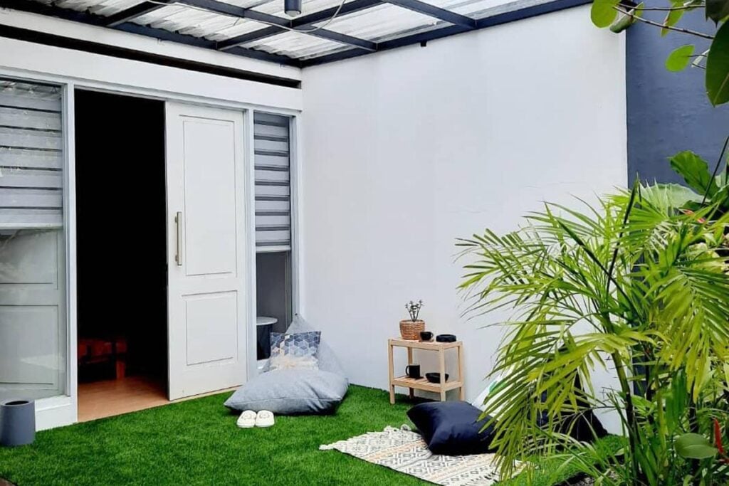 9 Desain Ruang Tamu Outdoor Estetik untuk Rumah Minimalis