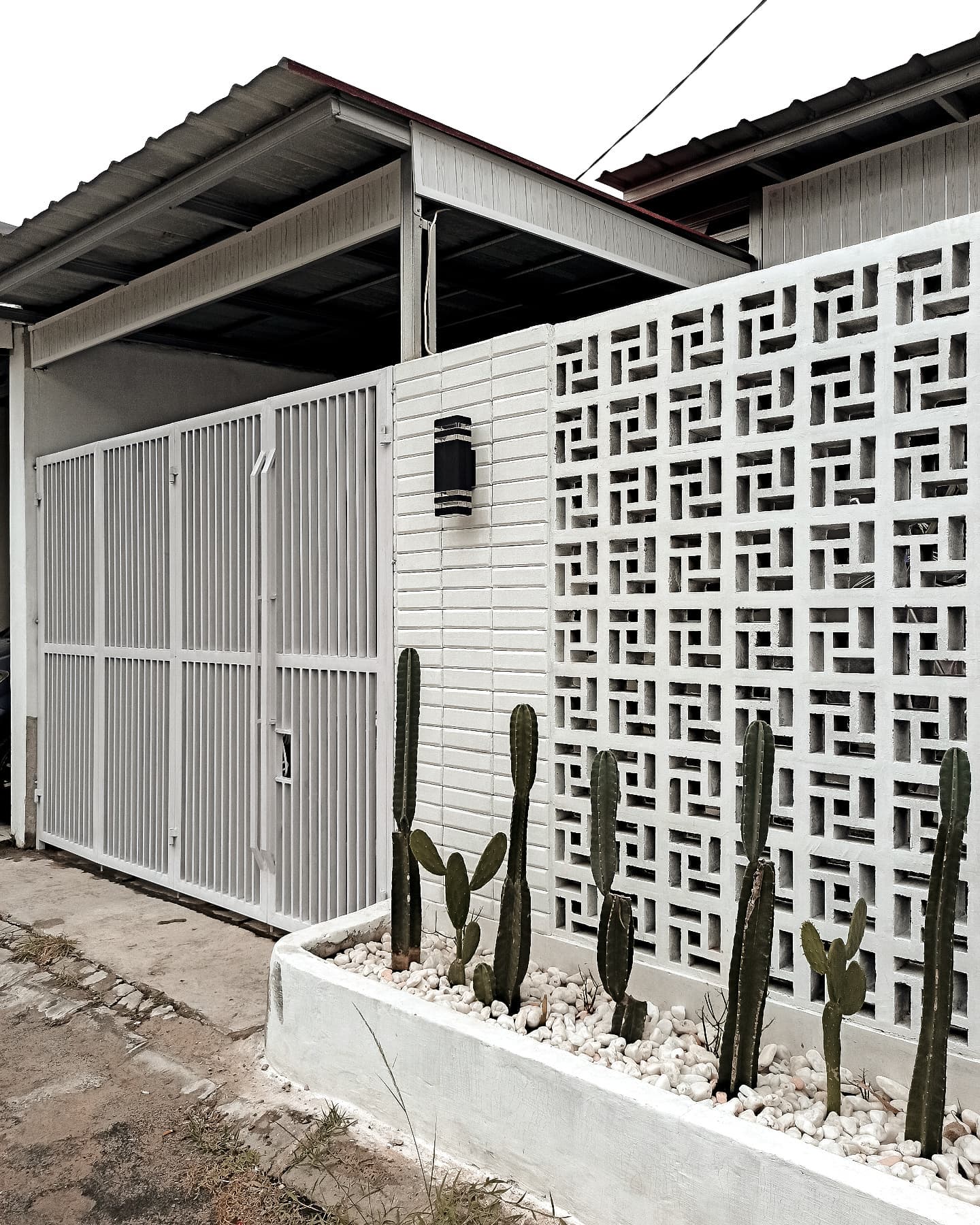 15 Model Pagar Roster Terbaik untuk Tampilan Rumah Elegan