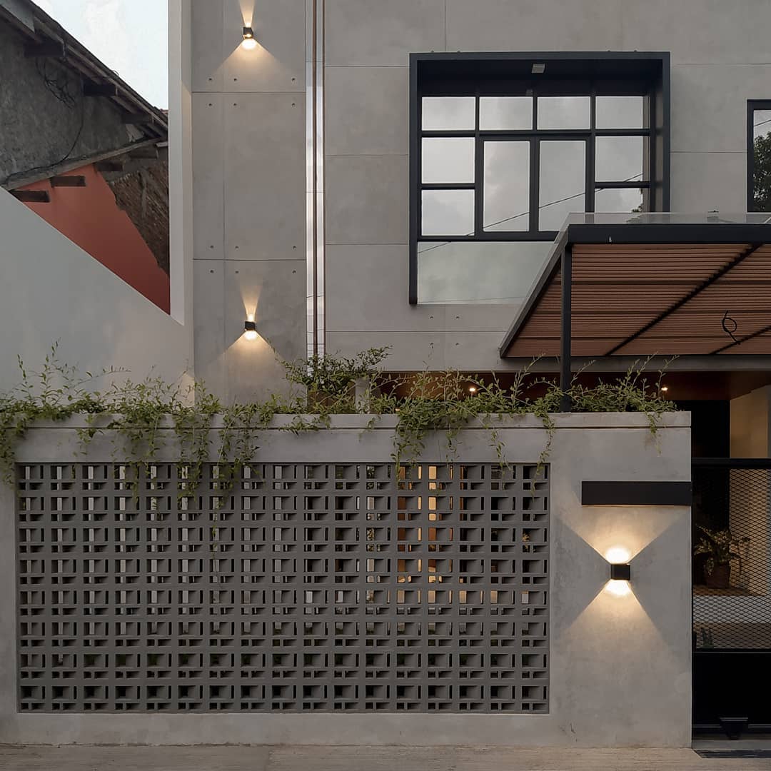 15 Model Pagar Roster Terbaik untuk Tampilan Rumah Elegan