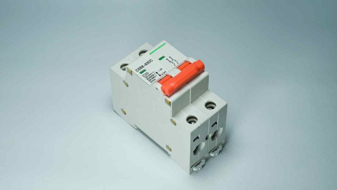 5 Rekomendasi Merk MCB yang Bagus, Antijeglek!