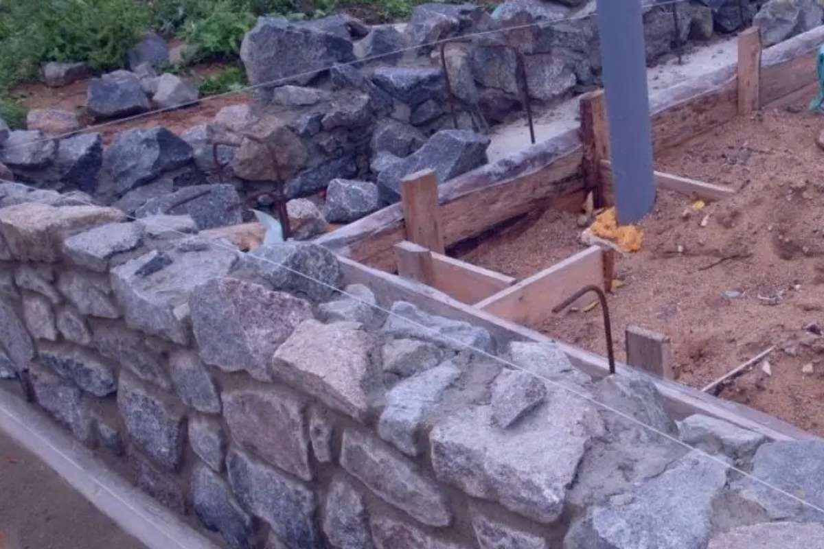 Kelebihan, Kekurangan, dan Jenis-Jenis Pondasi Rumah Batu Kali