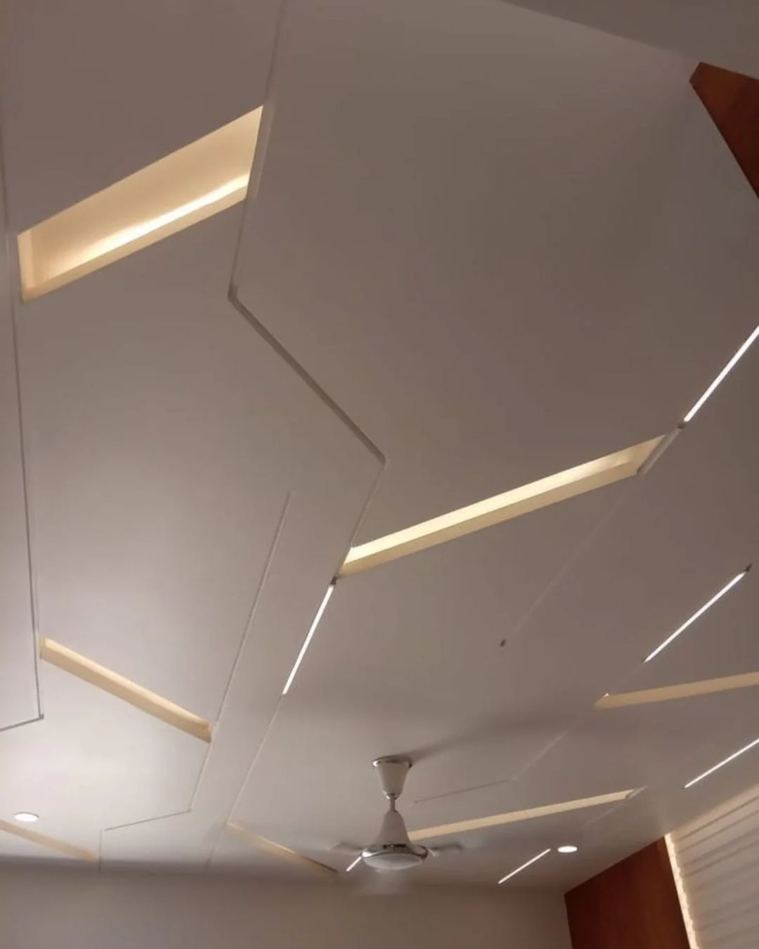 8 Model Plafon PVC Ruang Tamu Terbaru 2024