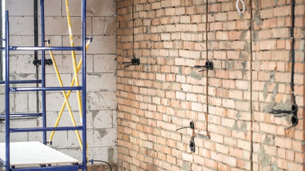 Ukuran Tinggi Dinding Rumah Ideal dan Proporsional