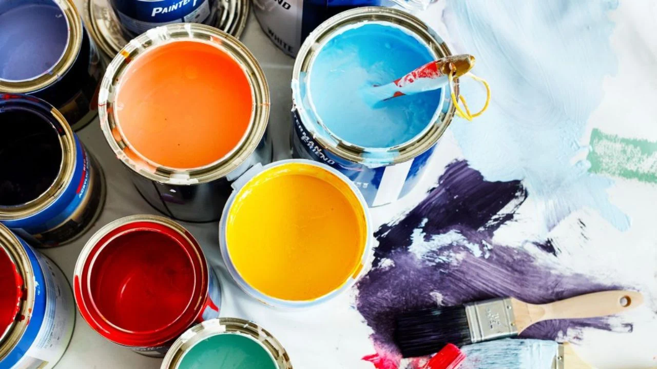 5 Cara Mencairkan Cat Tembok yang Sudah Kering, Mudah!
