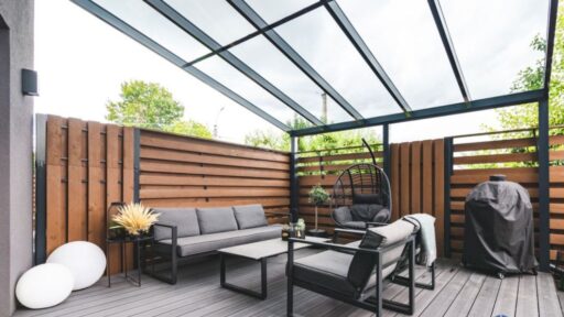 10 Ide Model Plafon Teras Kecil di Rumah yang Cantik Inspiratif