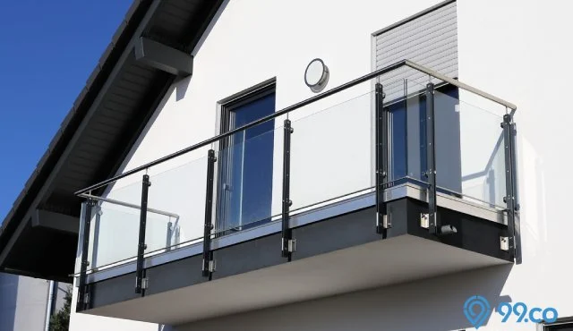 7 Inspirasi Gambar Railing Balkon Minimalis, Cocok untuk Rumah 2 Lantai!