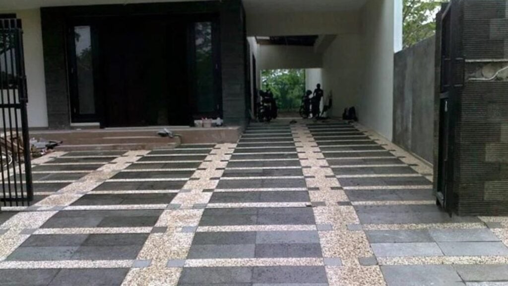 11 Warna Keramik Lantai yang Bagus, Pas untuk Semua Ruangan!