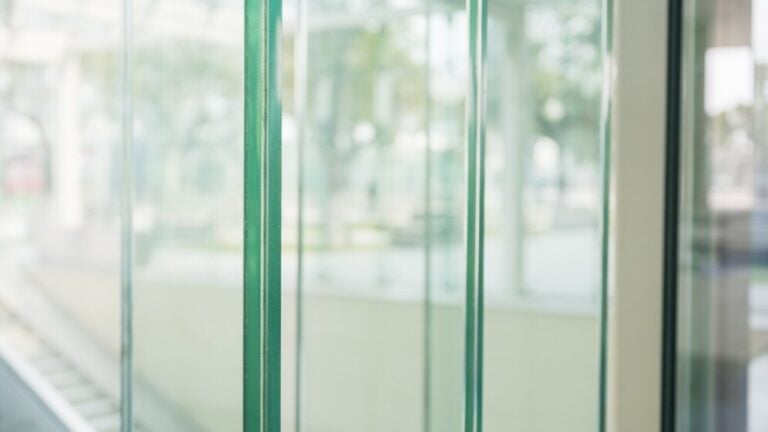 9 Jenis Jenis Kaca untuk Rumah, Pahami Fungsinya