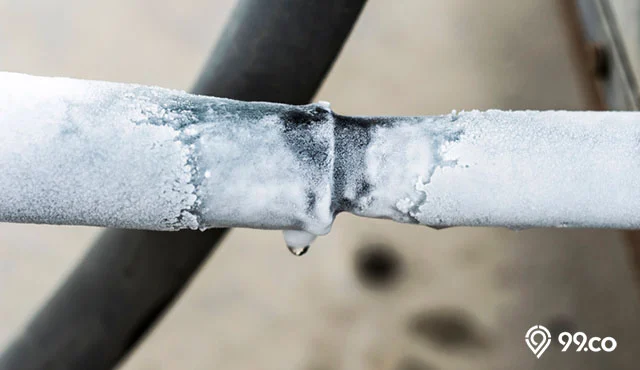 Penyebab Pipa AC Besar Membeku dan Cara Mengatasinya. Lengkap!