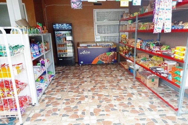 6 Ide Desain Warung Sembako di Teras Rumah yang Bisa Ditiru