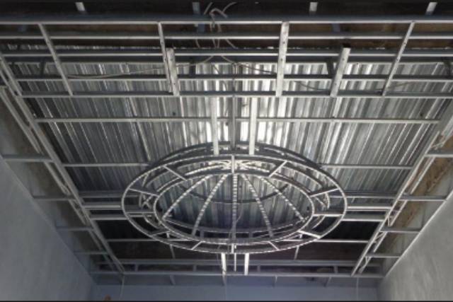 10 Gambar Rangka Plafon Bertingkat dari Berbagai Material