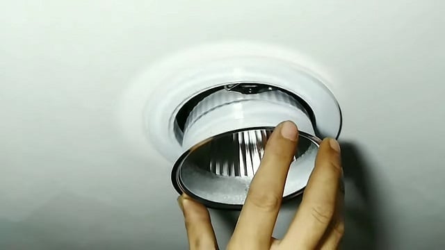 Cara Pasang Lampu Downlight di Plafon yang Benar. Mudah!