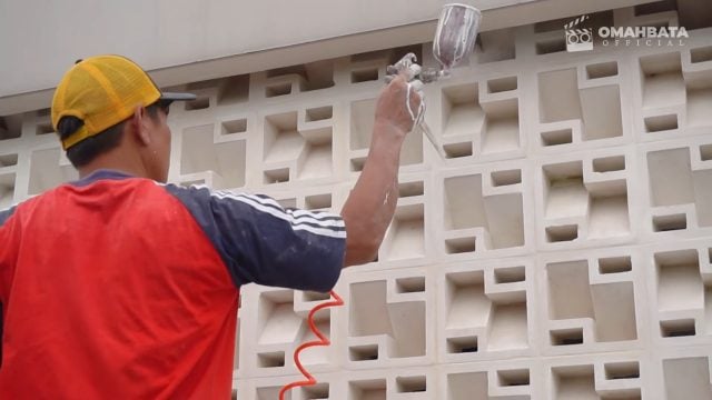 Cara Memasang Roster Beton untuk Lubang Angin yang Benar