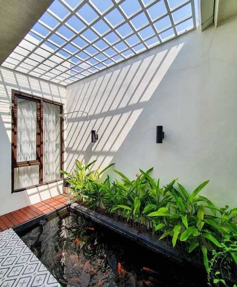 9 Desain Atap Teras Belakang Rumah yang Bisa Memperindah Hunian