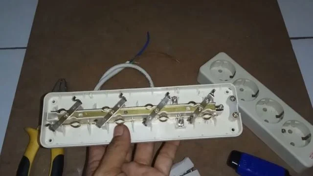 Cara Memasang Terminal Listrik 2 Kabel 3 Kabel. Mudah Banget!