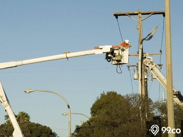 Jarak Tiang Listrik yang Aman Berdasarkan Tegangan dan Lokasi