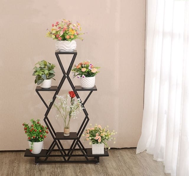 10 Cara Menata Bunga di Teras Rumah. Bakal Buat Tetangga Terpana!