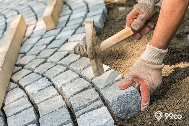 Paving Block vs Cor. Mana yang Lebih Baik untuk Halaman?