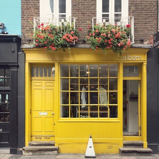 10 Inspirasi Warna Cat Ruko Bagian Luar yang Bagus. Jangan Salah Pilih!