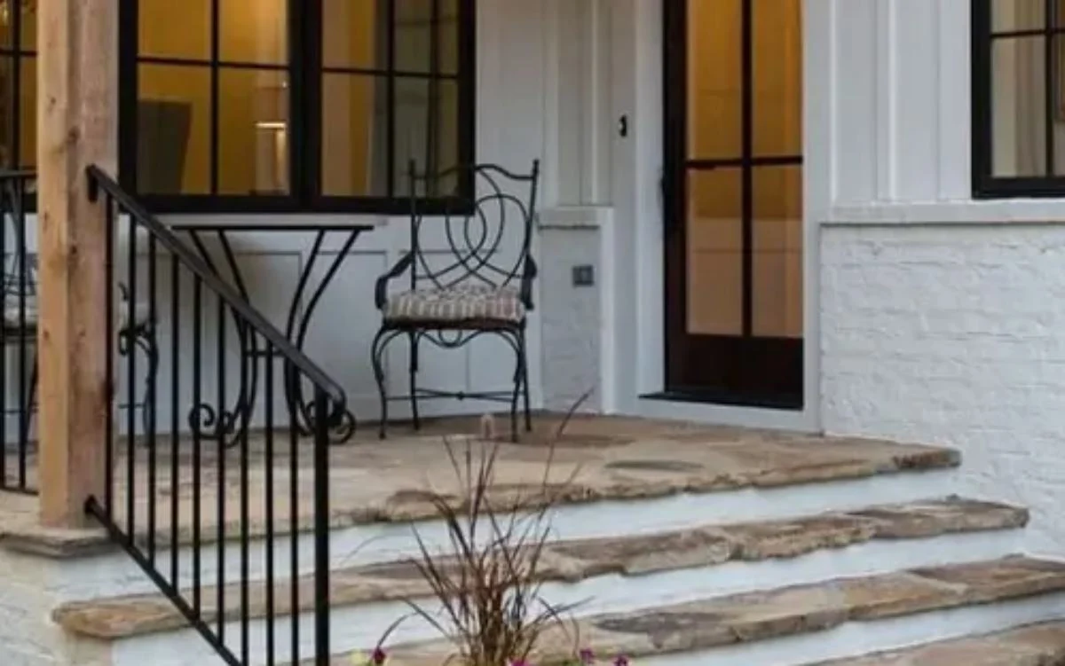 5 Inspirasi Desain Teras Rumah Tinggi Modern dan Aesthetic