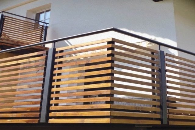 7 Inspirasi Gambar Railing Balkon Minimalis, Cocok untuk Rumah 2 Lantai!