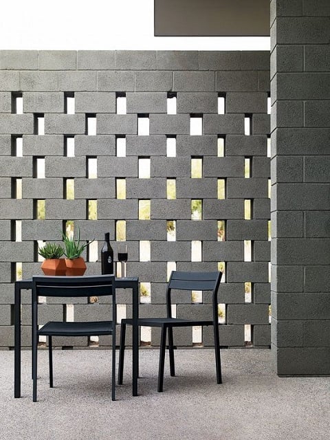 7 Desain Partisi Outdoor untuk Taman dan Teras yang Minimalis