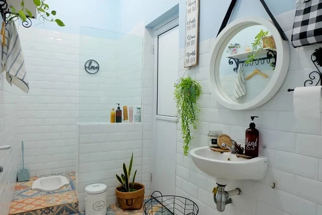 8 Inspirasi WC Jongkok Kamar Mandi Sederhana tapi Bersih, Pilih Mana?
