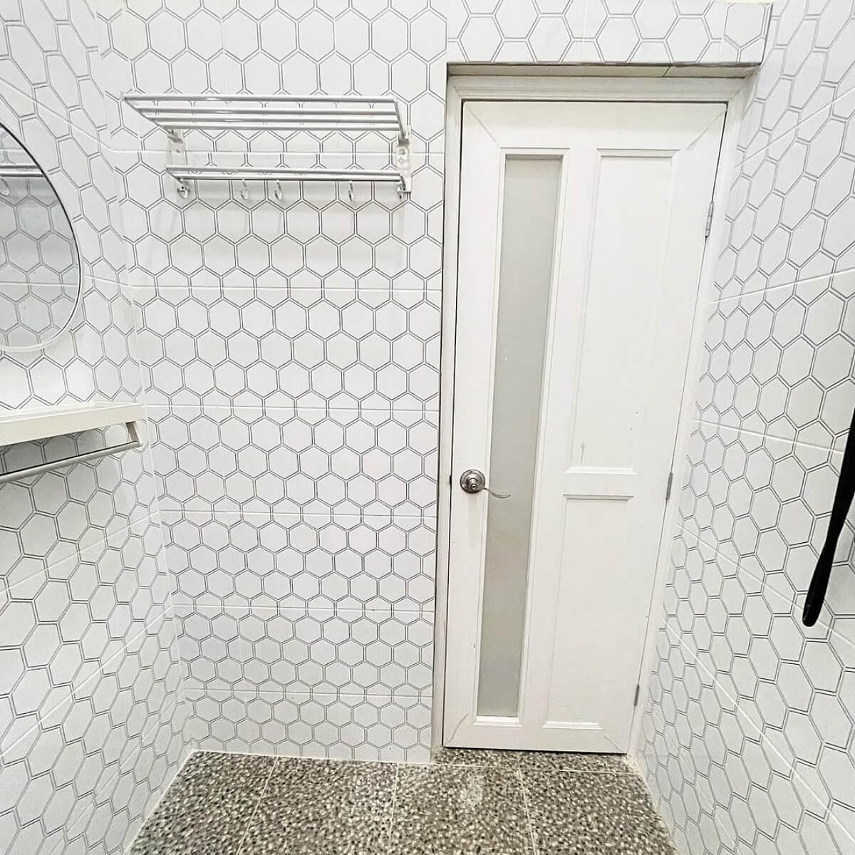 7 Pintu Kamar Mandi yang Bagus dan Awet, Gak Mudah Keropos!