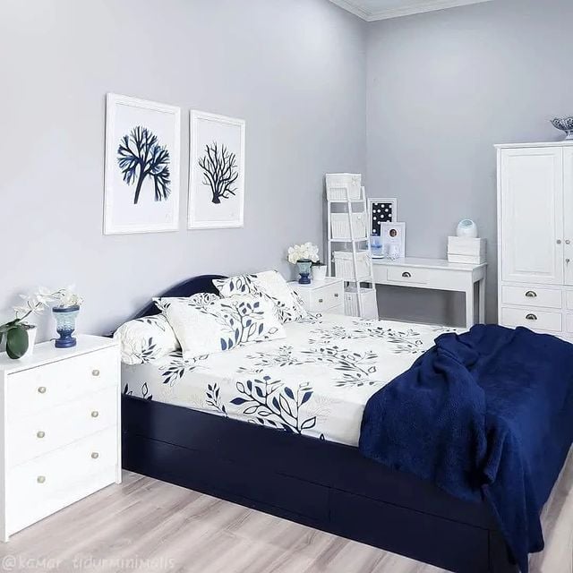 10 Inspirasi Desain Kamar Tidur Tanpa Jendela. Jauh dari Kesan Sumpek!