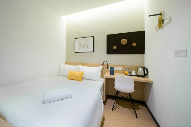 10 Inspirasi Desain Kamar Tidur Tanpa Jendela. Jauh dari Kesan Sumpek!