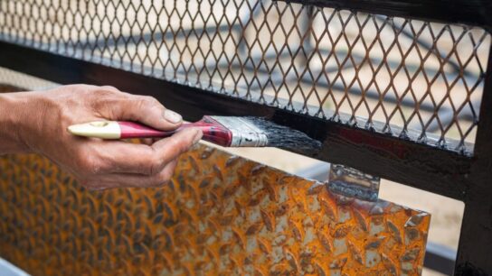 5 Rekomendasi Cat Besi Anti Karat untuk Perlindungan Maksimal