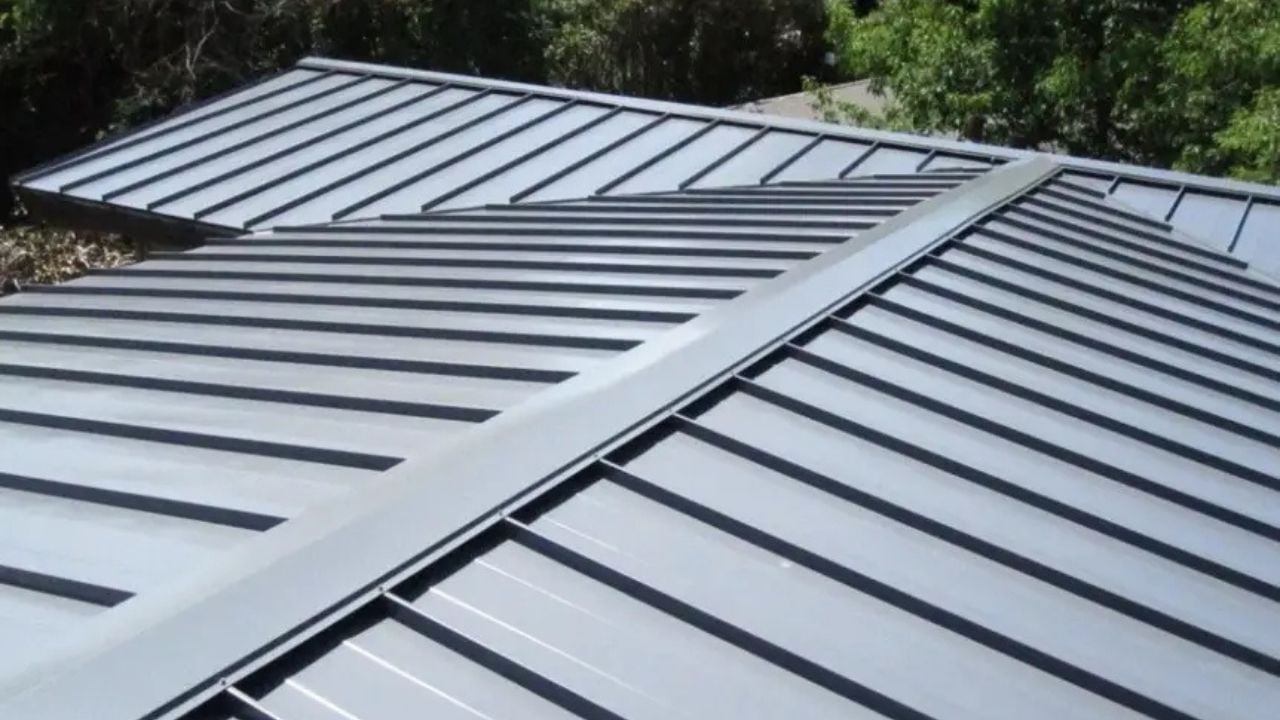 8 Cara Pasang Baja Ringan Atap Spandek yang Benar