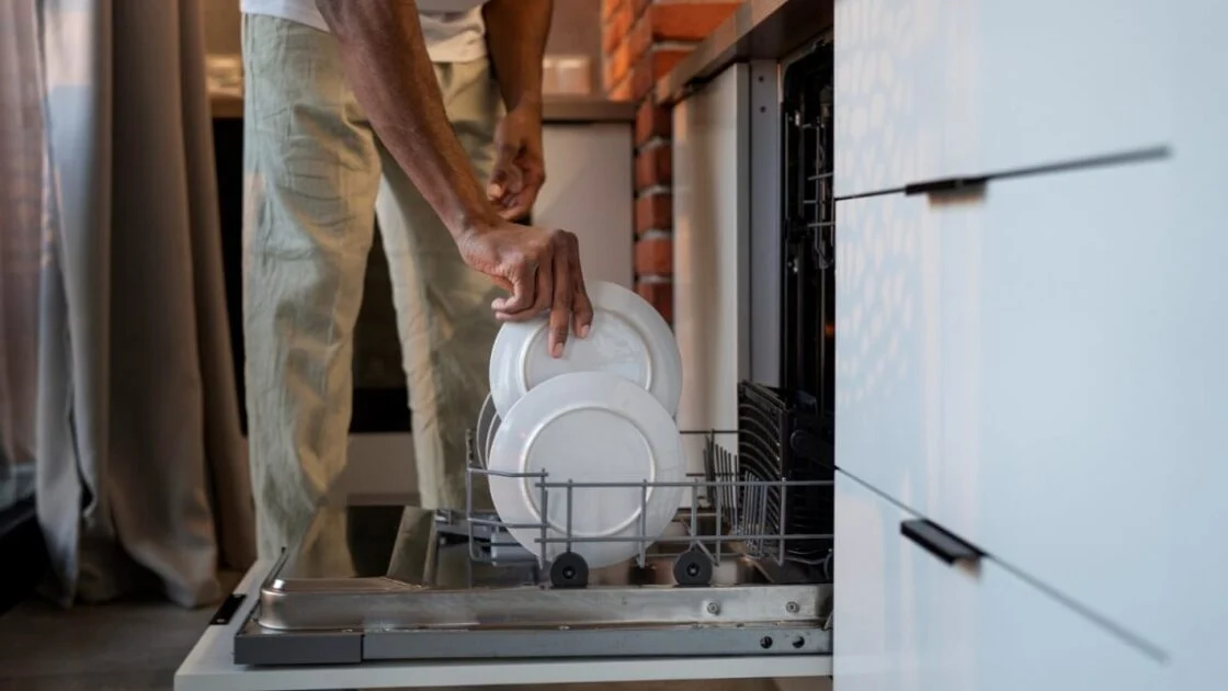 Ukuran Rak Piring Kitchen Set Bawah dan Harganya Tahun 2025