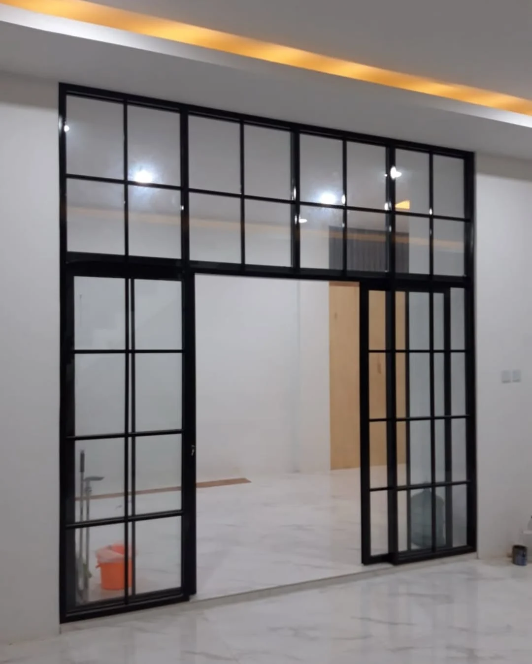 5 Inspirasi Warna Pintu Ruko Minimalis yang Menarik dan Kekinian