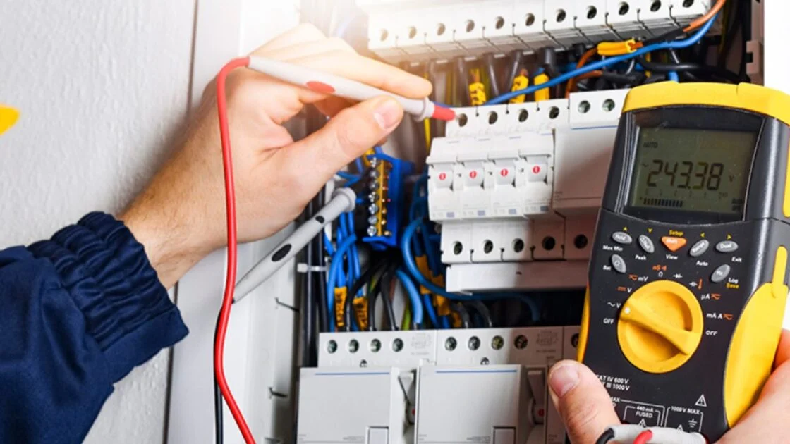 Stabilizer Listrik Rumah: Solusi Perlindungan Peralatan Elektronik