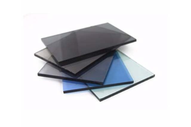 Mengenal Karakteristik Kaca Riben untuk Jendela Rumah. Beda dengan Kaca ...