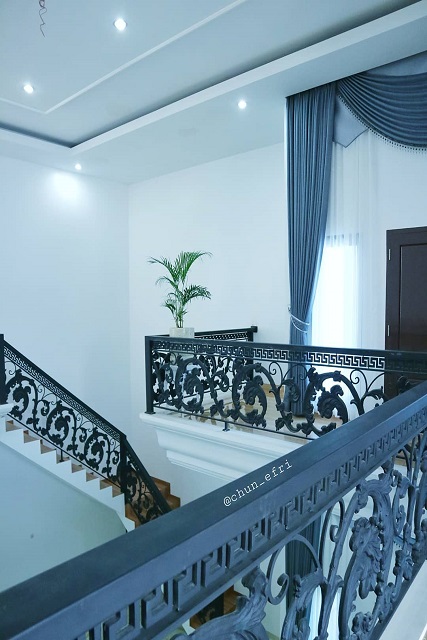 9 Contoh Gambar Railing Tangga di Rumah yang Necis