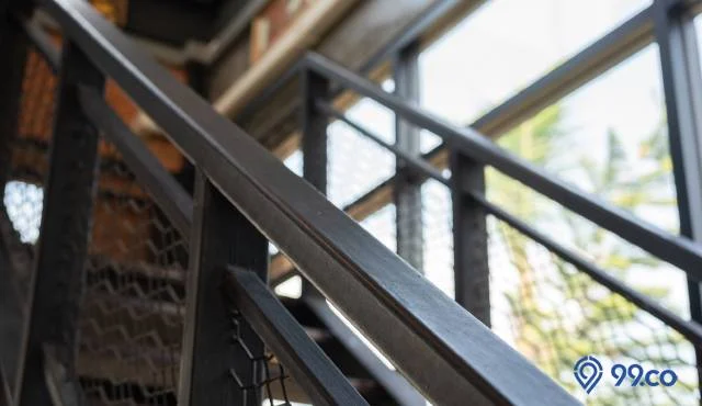 7 Inspirasi Railing Tangga Industrial, Desain Aman dan Aesthetic!