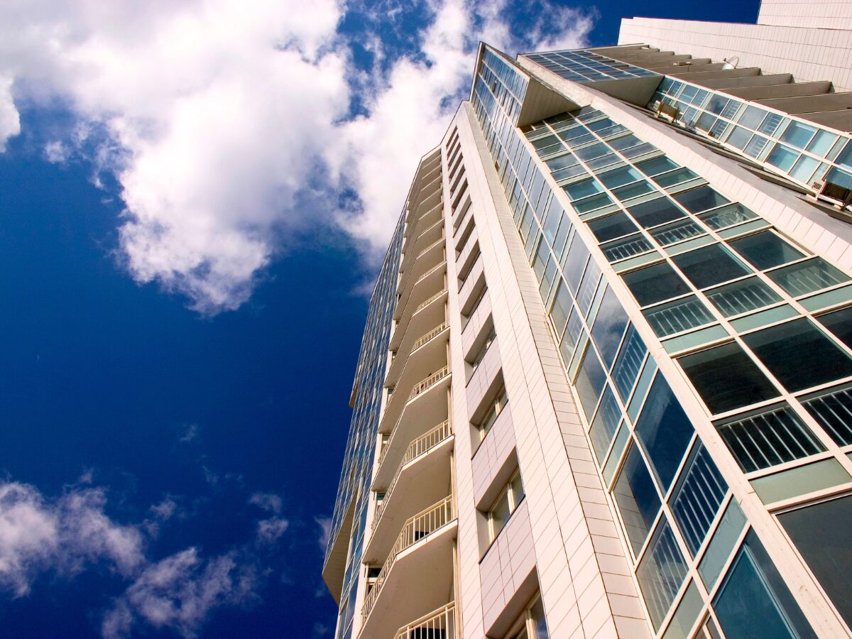 High-Floor vs Low-Floor HDB & Condo Units: Pros, Cons & Resale